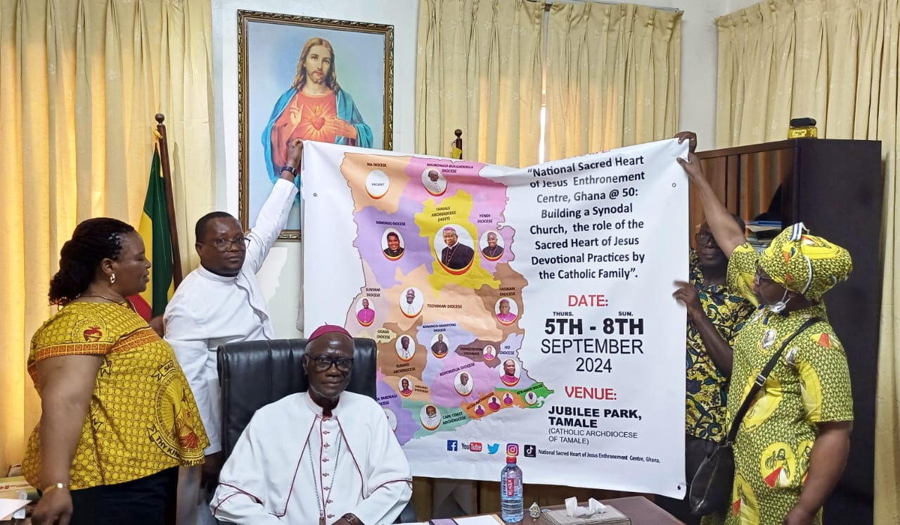 Accra Sacred Heart Executives Present 2024 National Congress Banner to ...